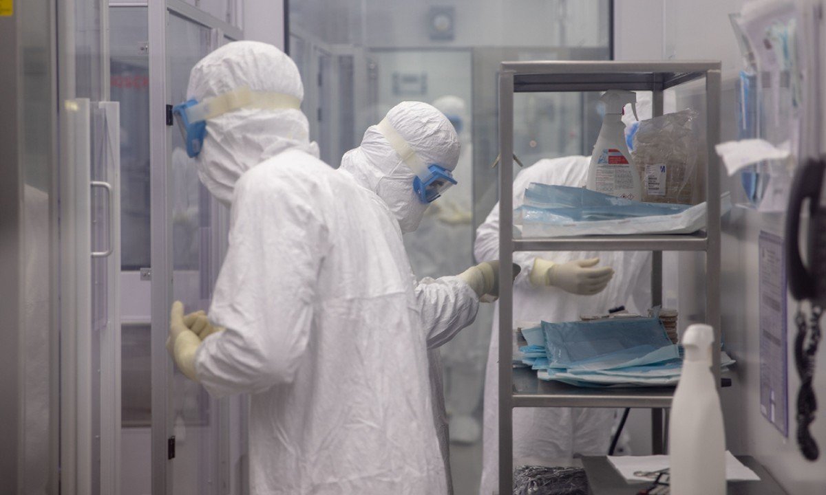 Com 1 milhão de casos de Covid-19 em 8 dias, pandemia acelera no mundo ...